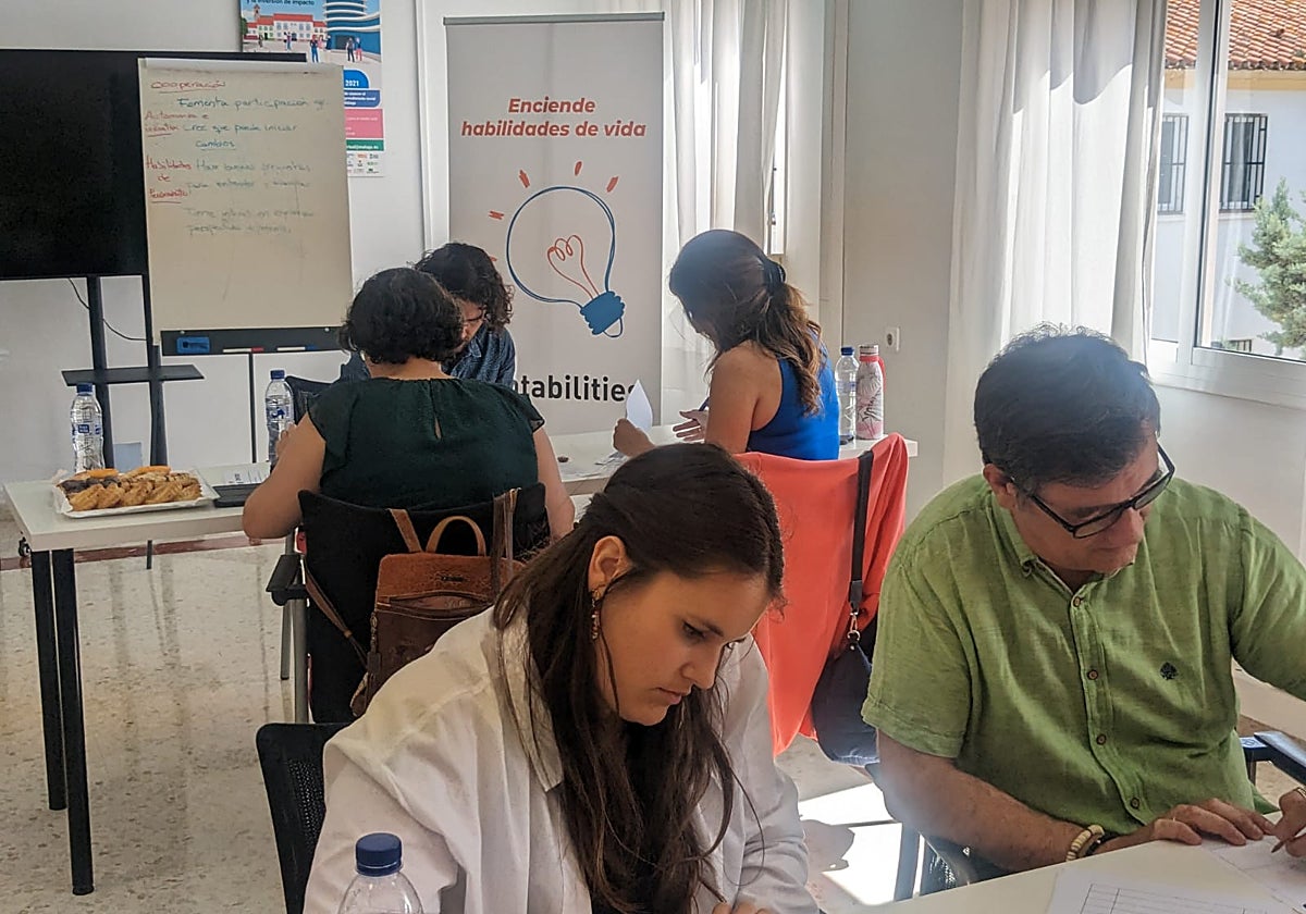 Profesores desarrollan habilidades socioemocionales para mejorar el rendimiento en las aulas ...